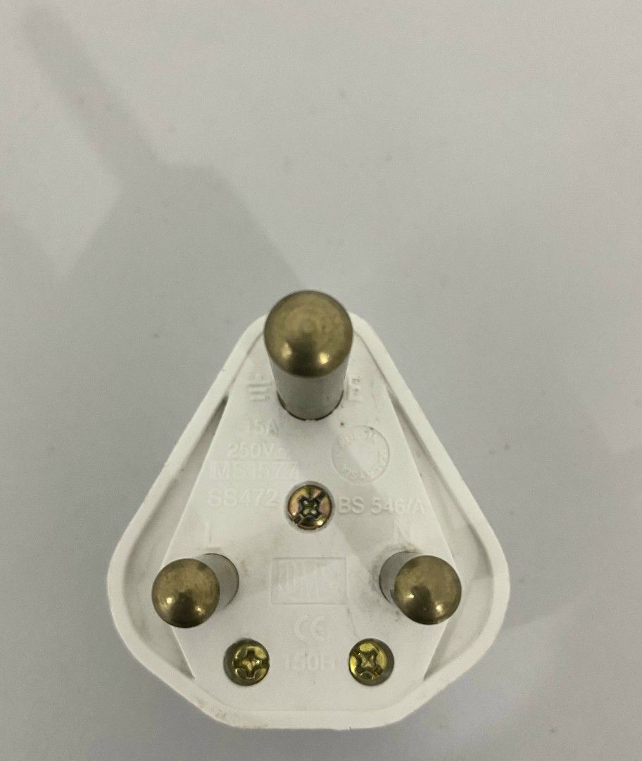 Round 3-Pin Plug Top, TV & Home Appliances, Electrical, Adaptors ...