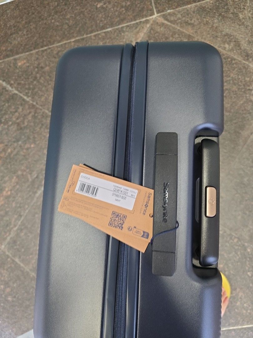 Samsonite Choca Spinner 68/25, Hobbies & Toys, Travel, Luggage on Carousell