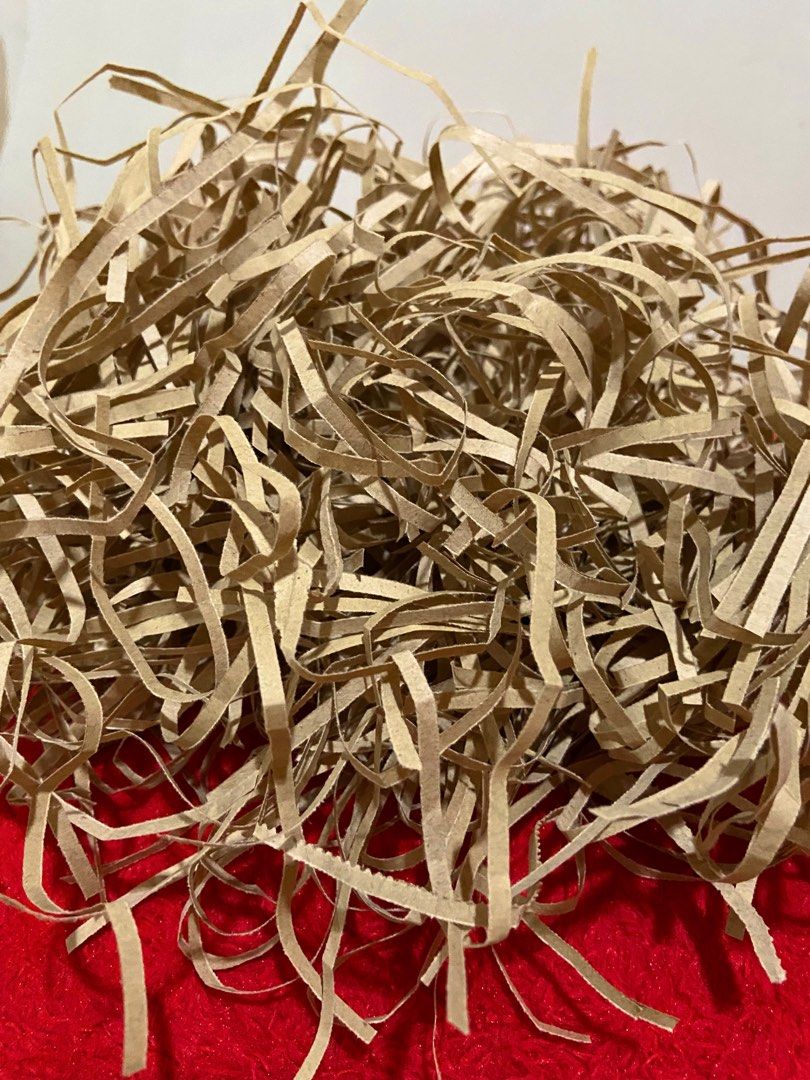 Shredded paper fillers, Hobbies & Toys, Stationary & Craft, Craft ...