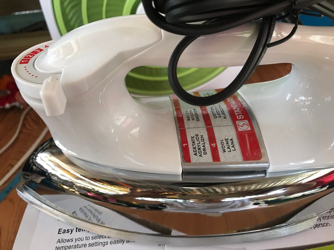 Standard automatic iron, Community on Carousell