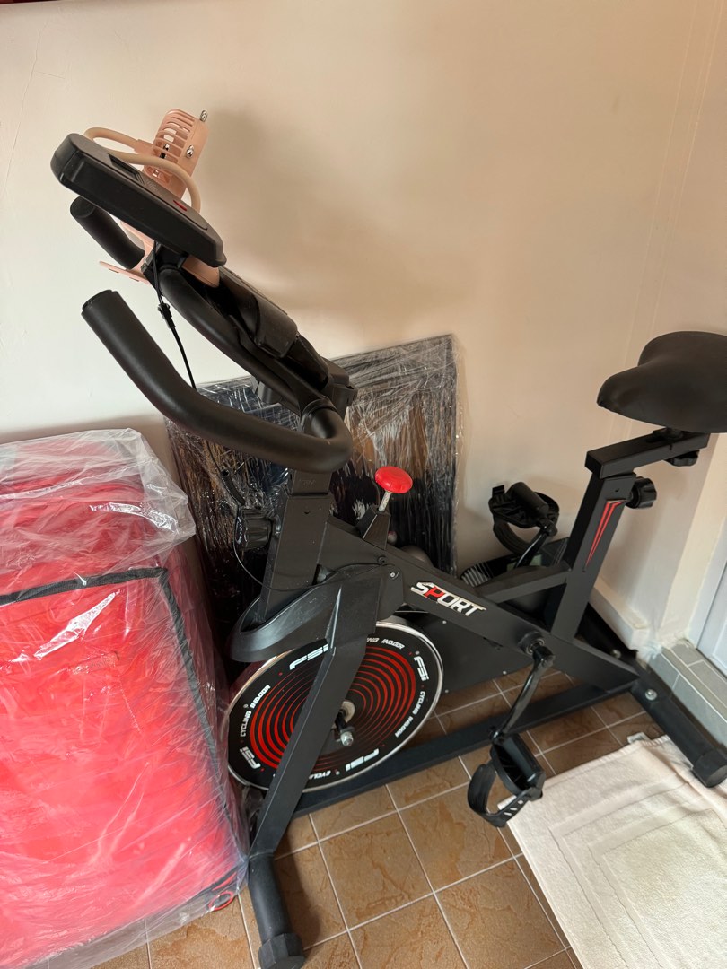 Stationary Bike, Sports Equipment, Exercise & Fitness, Cardio & Fitness Machines on Carousell