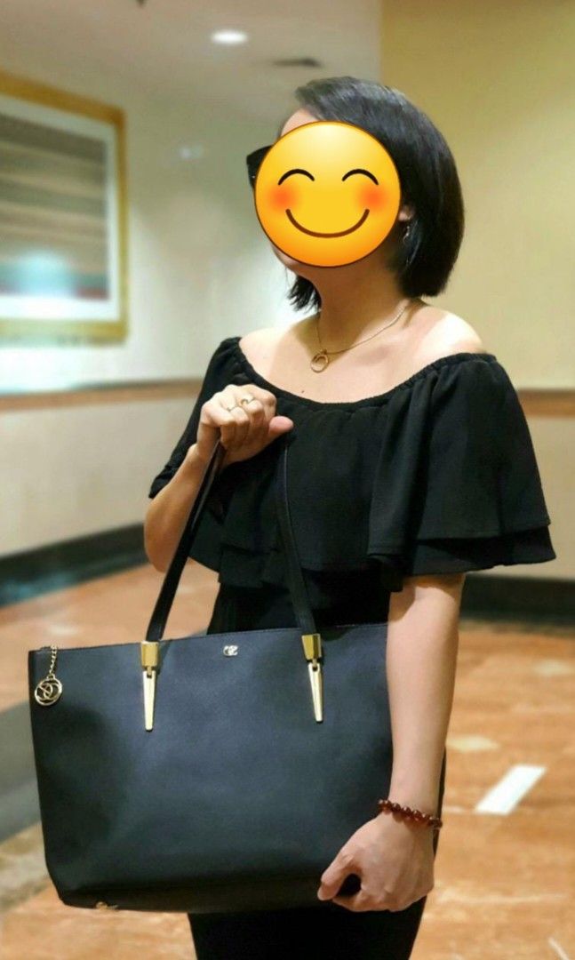 Tas besar Wanita warna Hitam, Fesyen Wanita, Tas & Dompet di Carousell