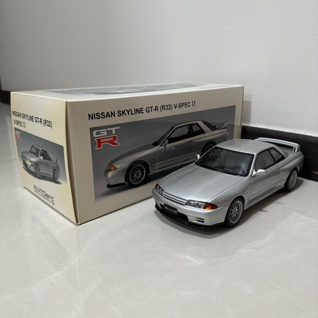 1:18 AutoArt Nissan Skyline GT-R R32 V-Spec II (Silver), Hobbies & Toys, Toys & Games on Carousell