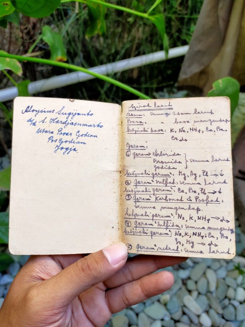 Buku Notes Antik Berisi Catatan Rumus Kimia thn 1960, Antik, Pajangan ...