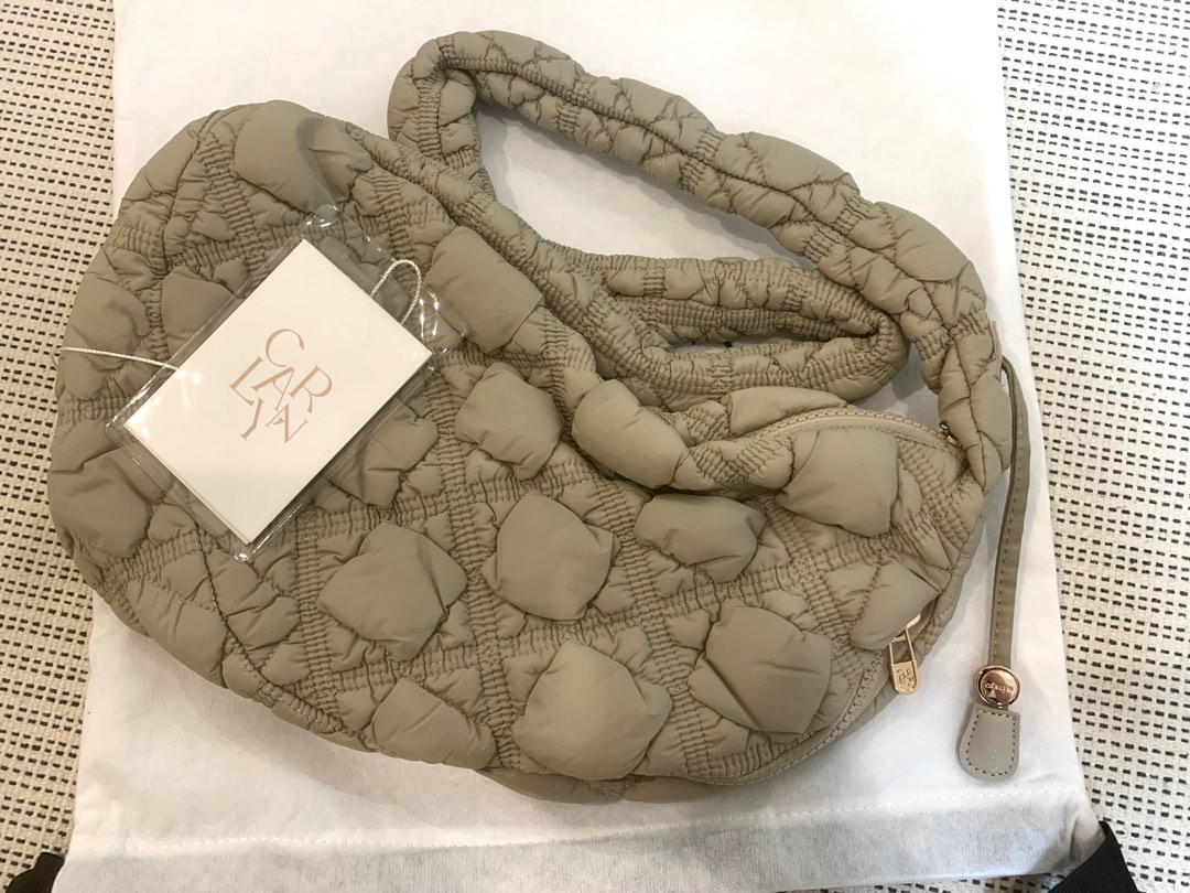 CARLYN Cozy Bag, Women's Fashion, Bags & Wallets, Shoulder Bags on ...