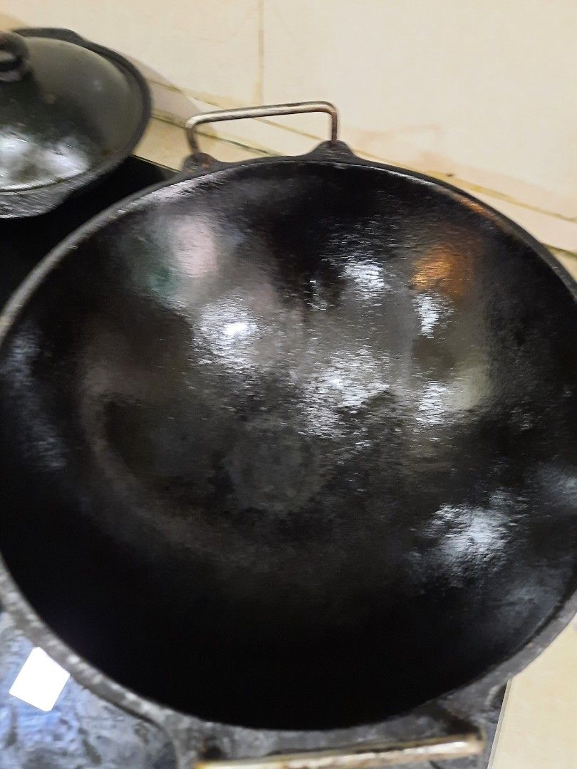 Cast Iron kuali, Furniture & Home Living, Kitchenware & Tableware ...