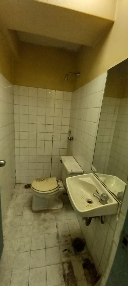 For sale: 2br condo at Chateau Verde Condominium Valle Verde 1 Pasig ...