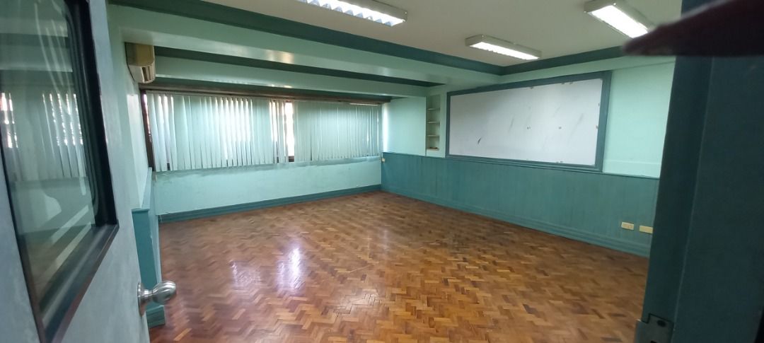 For sale: 2br condo at Chateau Verde Condominium Valle Verde 1 Pasig ...