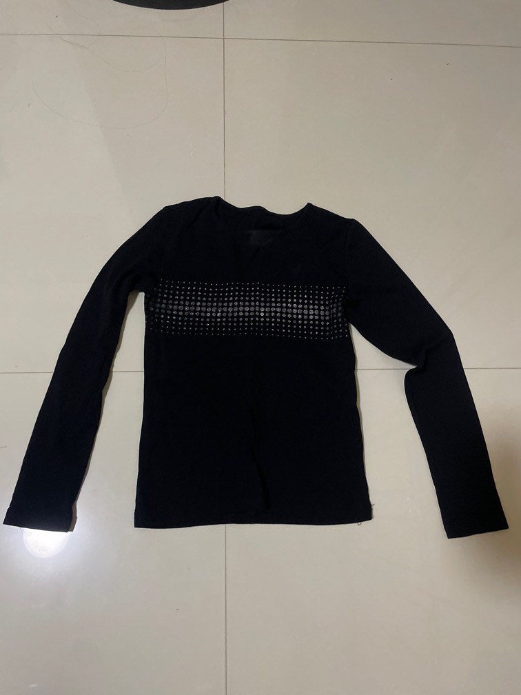 FREE body-hugging top, Women's Fashion, Tops, Longsleeves on Carousell
