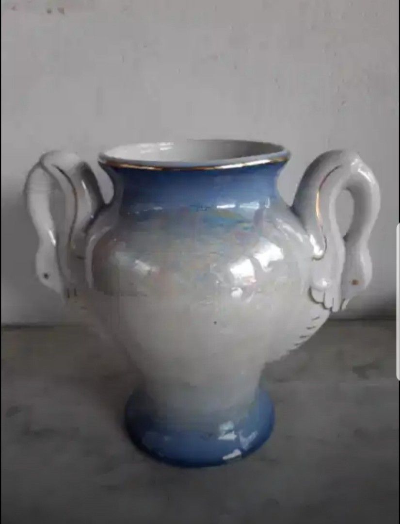 Guci/fas bunga antik, Antik, Pajangan di Carousell