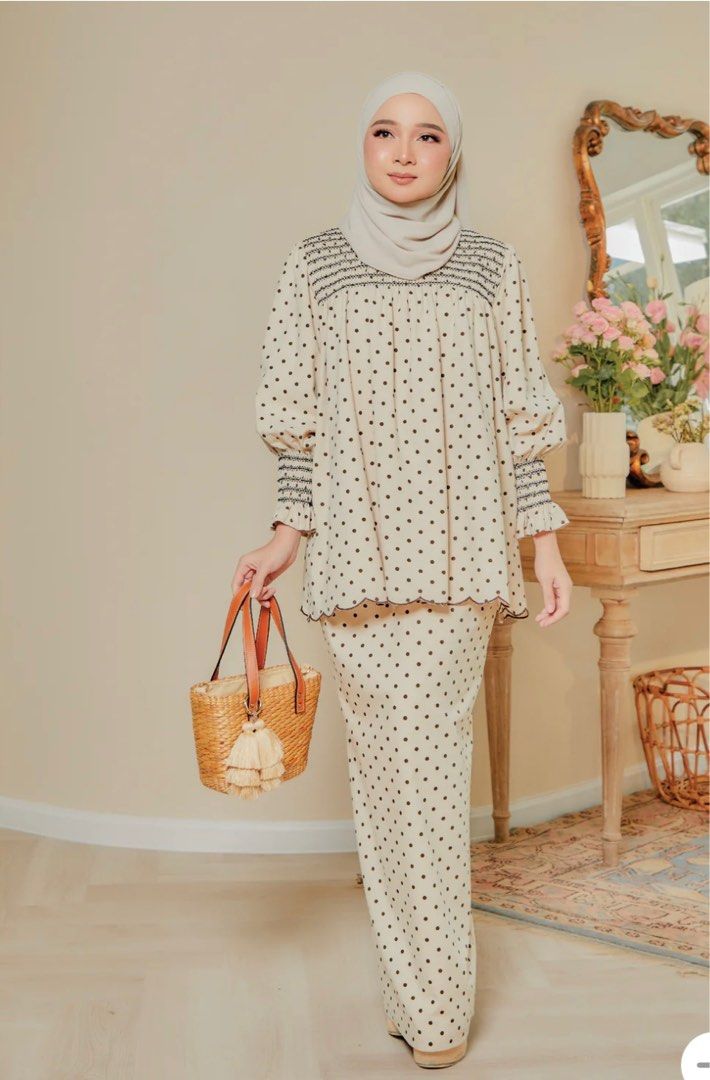 Minimalace Love Raya 2024 Yara Kurung, Women's Fashion, Muslimah ...
