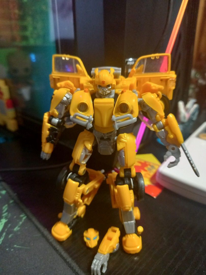 Transformers studio series 24 bumblebee, Hobbies & Toys, Toys & Games ...