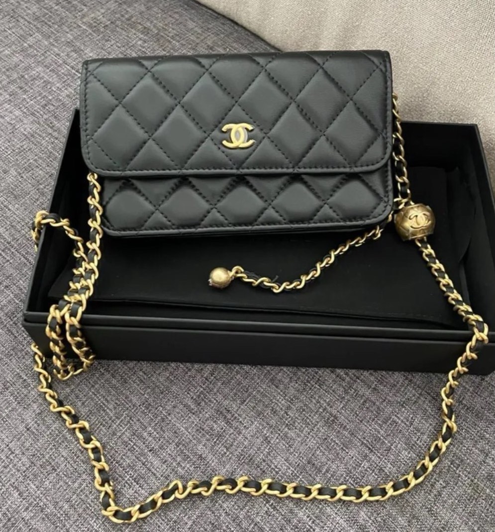 AUTHENTIC CHANEL CROSS BODY BAG, Luxury, Bags & Wallets on Carousell