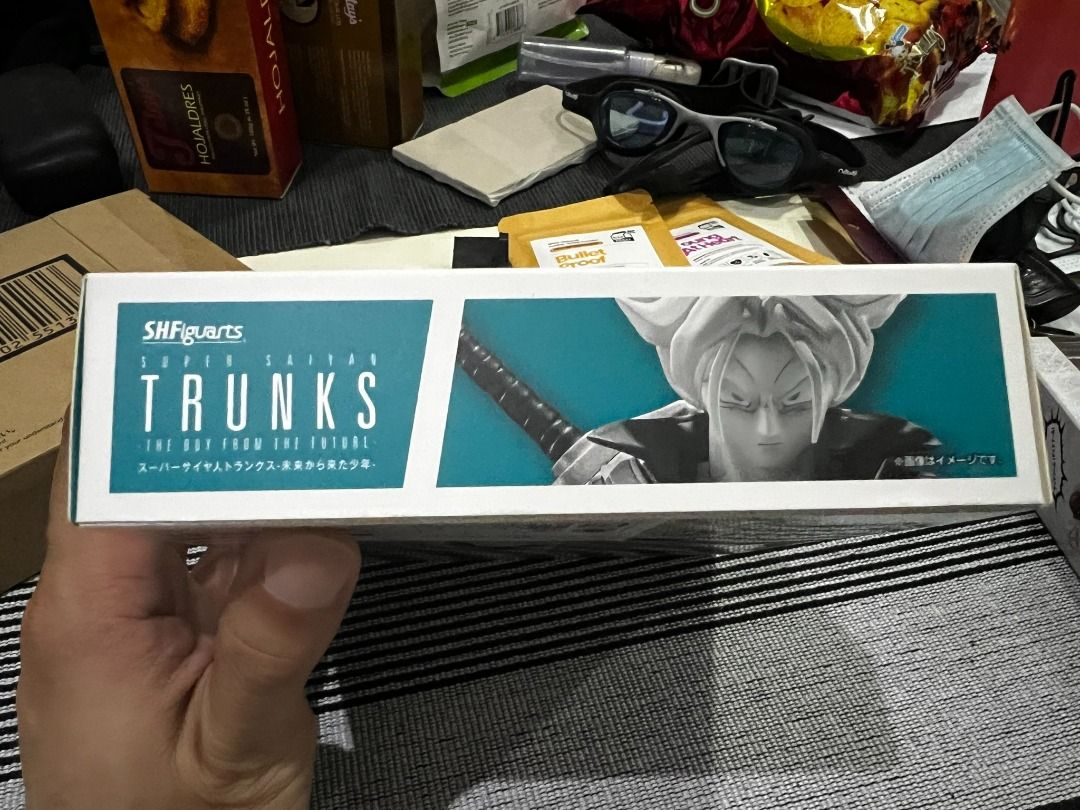 Bandai Tamashii Nations S.H.Figuarts Super Saiyan Trunks The Boy from ...
