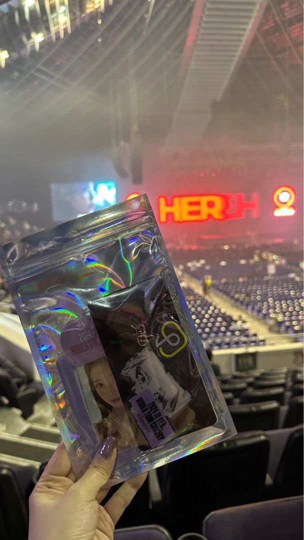 IU CONCERT BENEFIT, Hobbies & Toys, Memorabilia & Collectibles, Fan ...