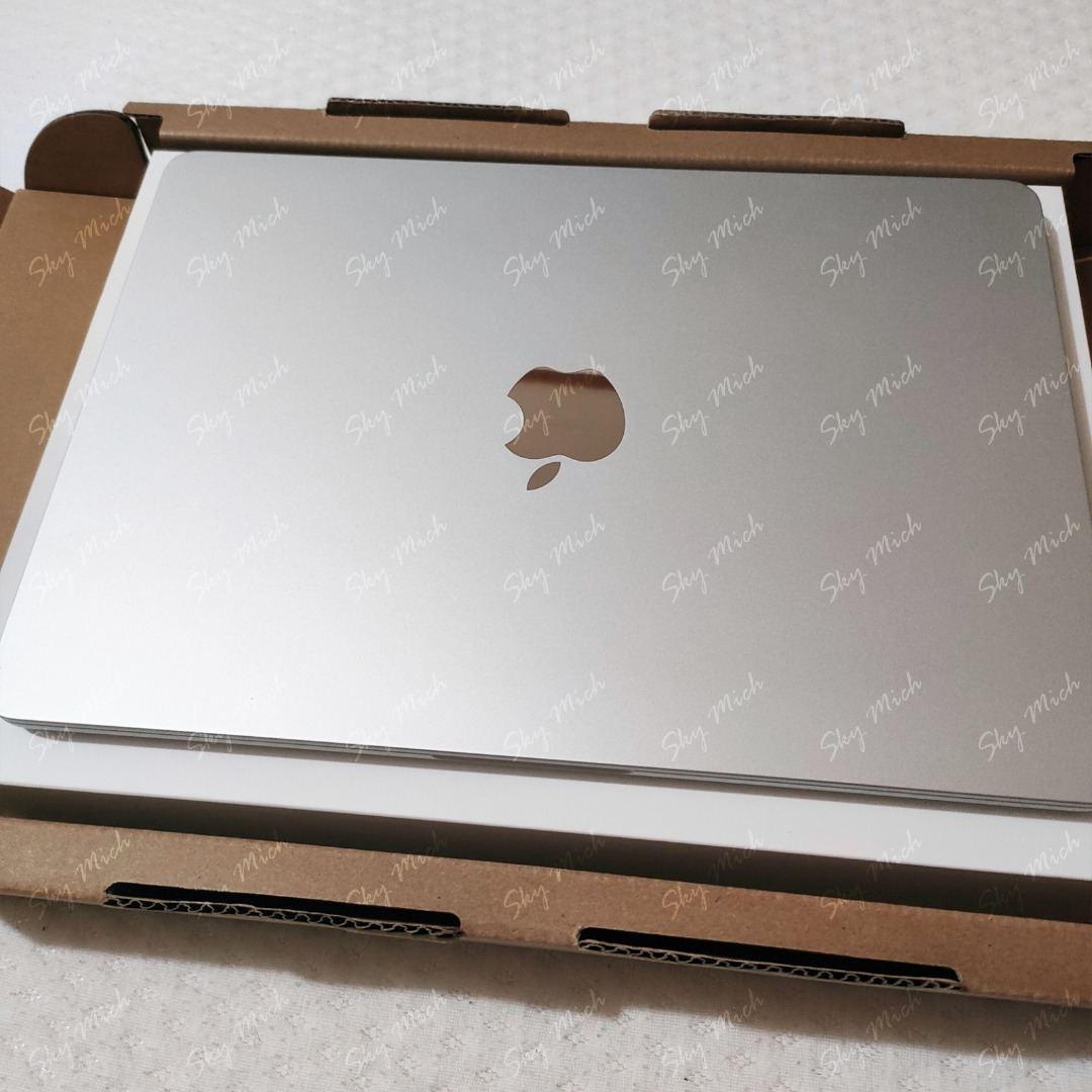Macbook Air M2 - 512GB SSD 8GB RAM - Apple Silicon M2 Chip - Silver ...