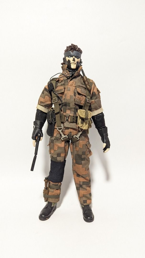 METAL GEAR SOLID Zombie Snake 1/6 figure SQUARES CAMOUFLAGE Ver. RAH ...