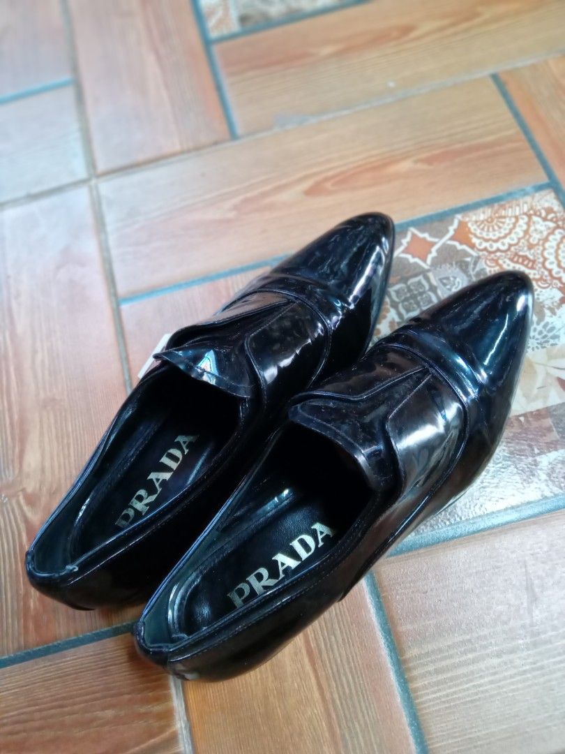 Sepatu Kulit Prada Made in Italy (Woman Formal), Fesyen Wanita, Sepatu ...