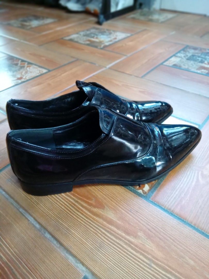 Sepatu Kulit Prada Made in Italy (Woman Formal), Fesyen Wanita, Sepatu ...