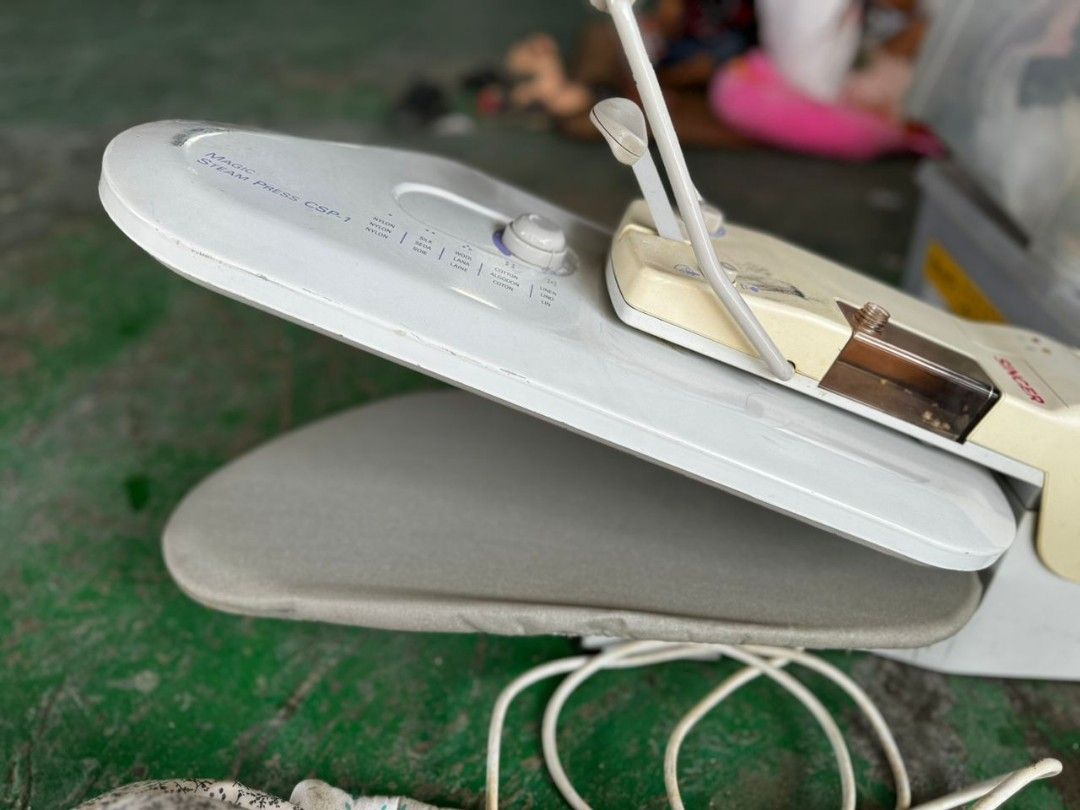 Singer Magic Steam Press CSP1, TV & Home Appliances, Irons & Steamers ...