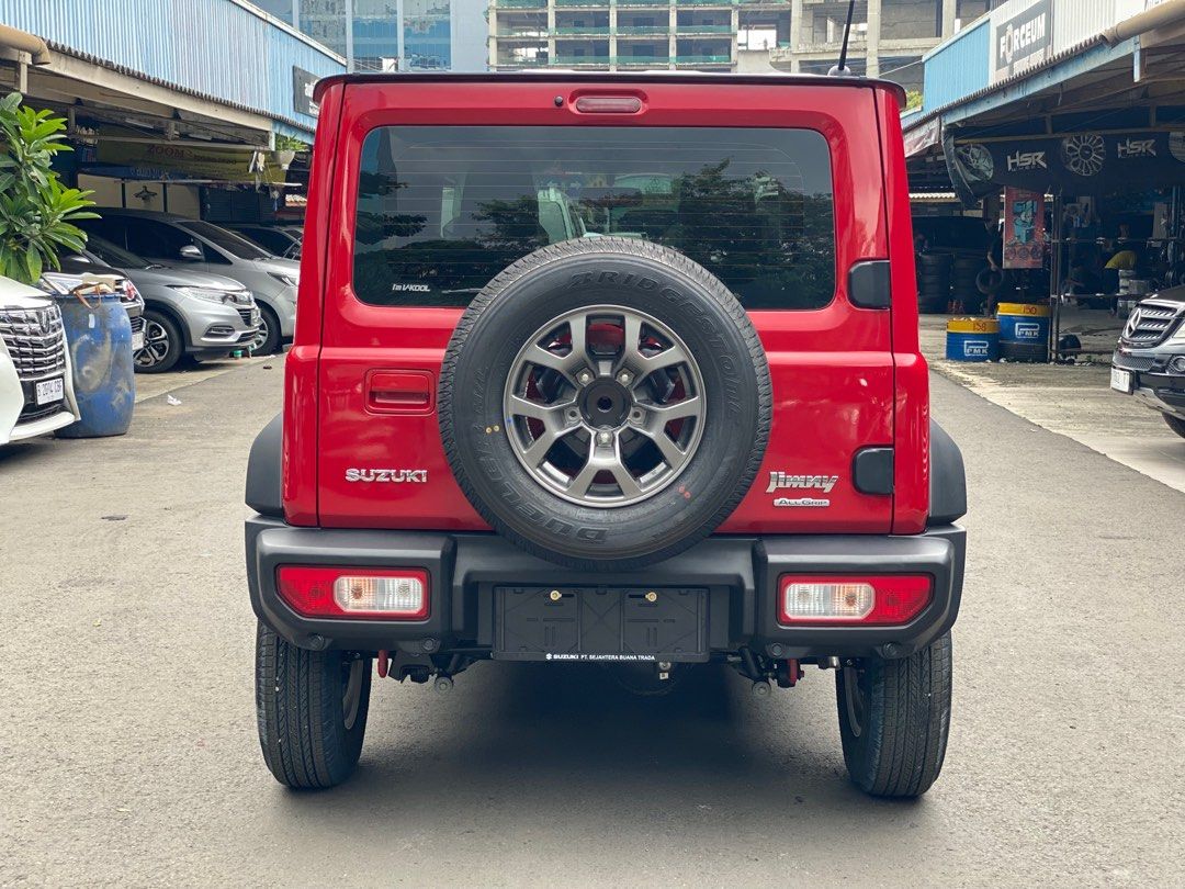 SUZUKI JIMNY 5 DOORS 2023 RED, Mobil & Motor, Mobil untuk Dijual di ...