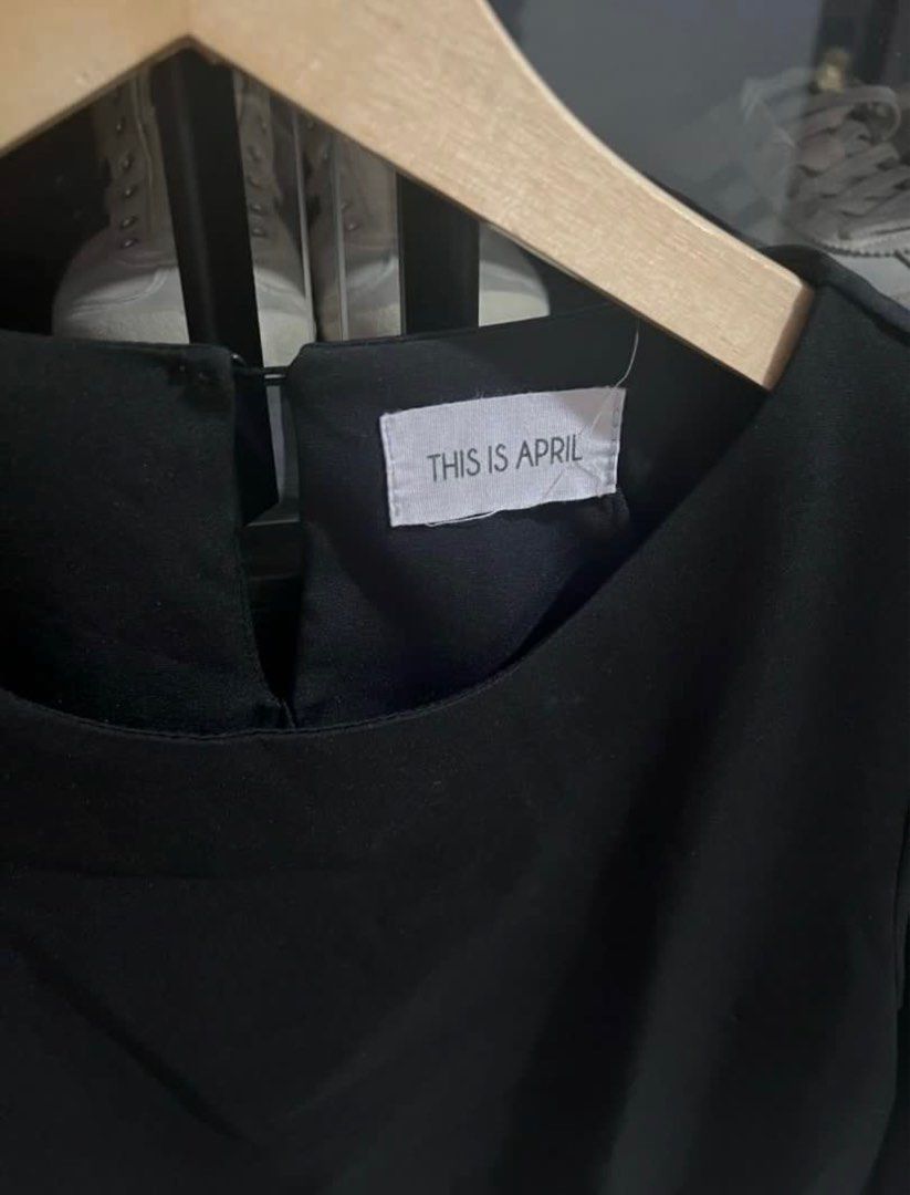 This is april dress, Fesyen Wanita, Pakaian Wanita, Gaun & Rok di Carousell