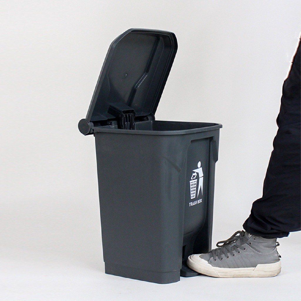 (USED) Large Dustbin / Trash Can / Garbage / Bin / Waste / Recycling ...