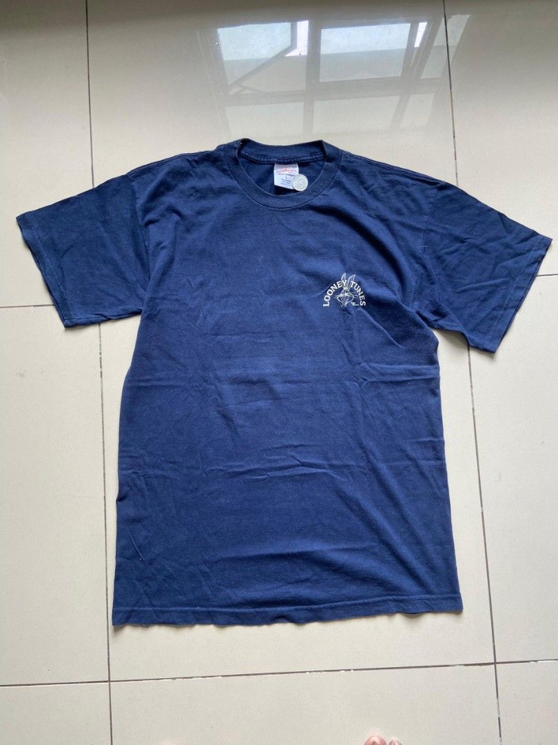 Vintage Looney Tunes Back Hit Tshirt, Men's Fashion, Tops & Sets ...
