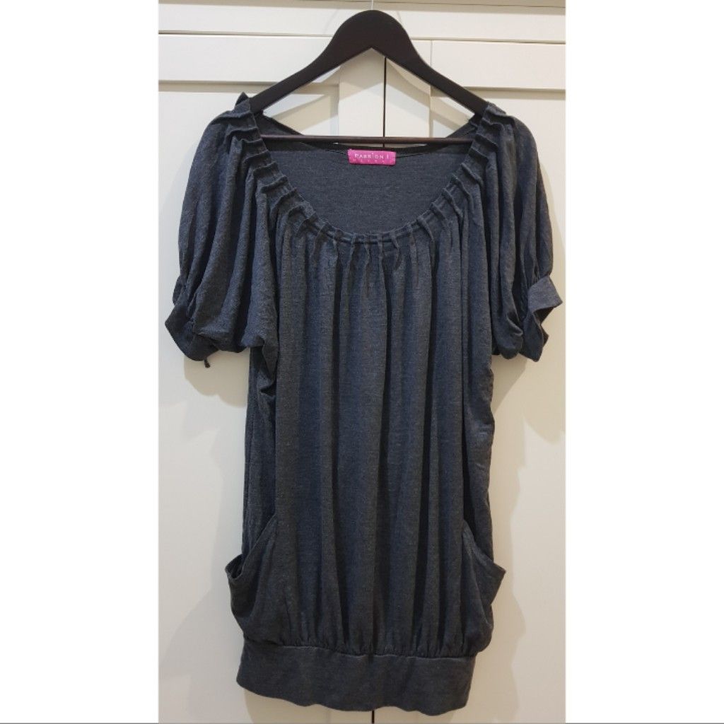 Atasan kaos wanita warna abu2 tua preloved, Fesyen Wanita, Pakaian ...
