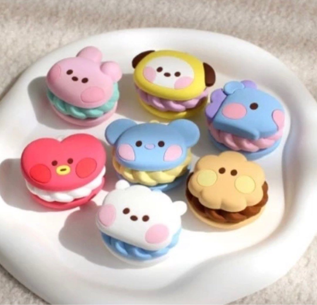 Bt21 Minini mang macaron key ring jhope, Hobbies & Toys, Memorabilia & Collectibles, K-Wave on ...