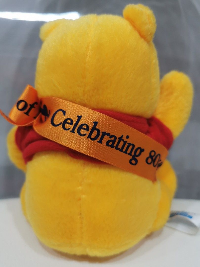 DISNEY WINNIE THE POOH & FRIENDS Cute Smiley Winnie The Pooh Waving his ...