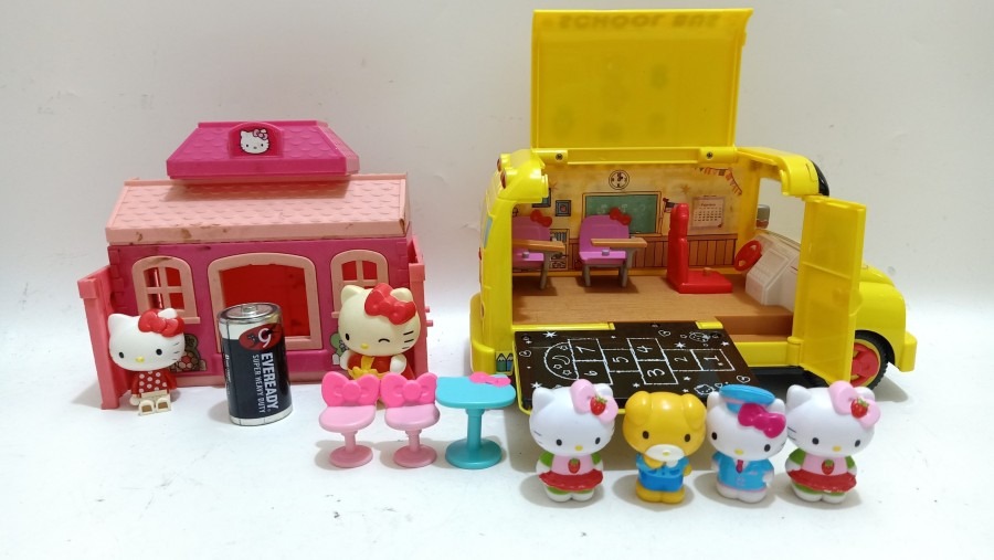 jada toys hello kitty school bus sanrio hello kitty brick home playset ... jada toys hello kitty school bus sanrio hello kitty brick home playset ...