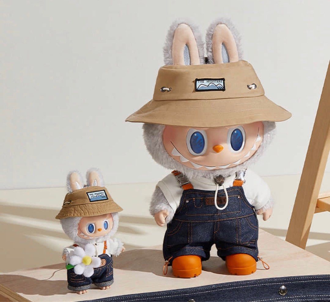 Labubu 春天野在家 大娃 掛件 Lisa 同款 Popmart black pink, 興趣及遊戲, 玩具 & 遊戲類 - Carousell