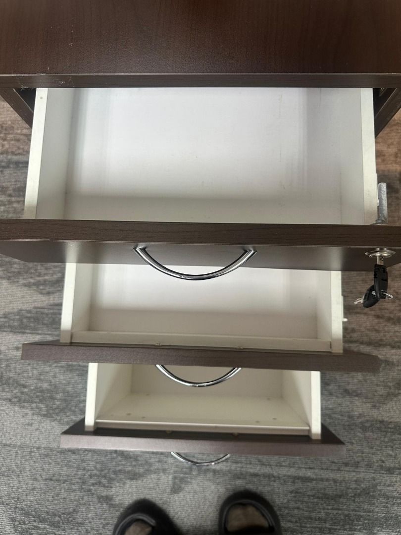 Pedestal with keys to lock, Furniture & Home Living, Furniture, Shelves ...