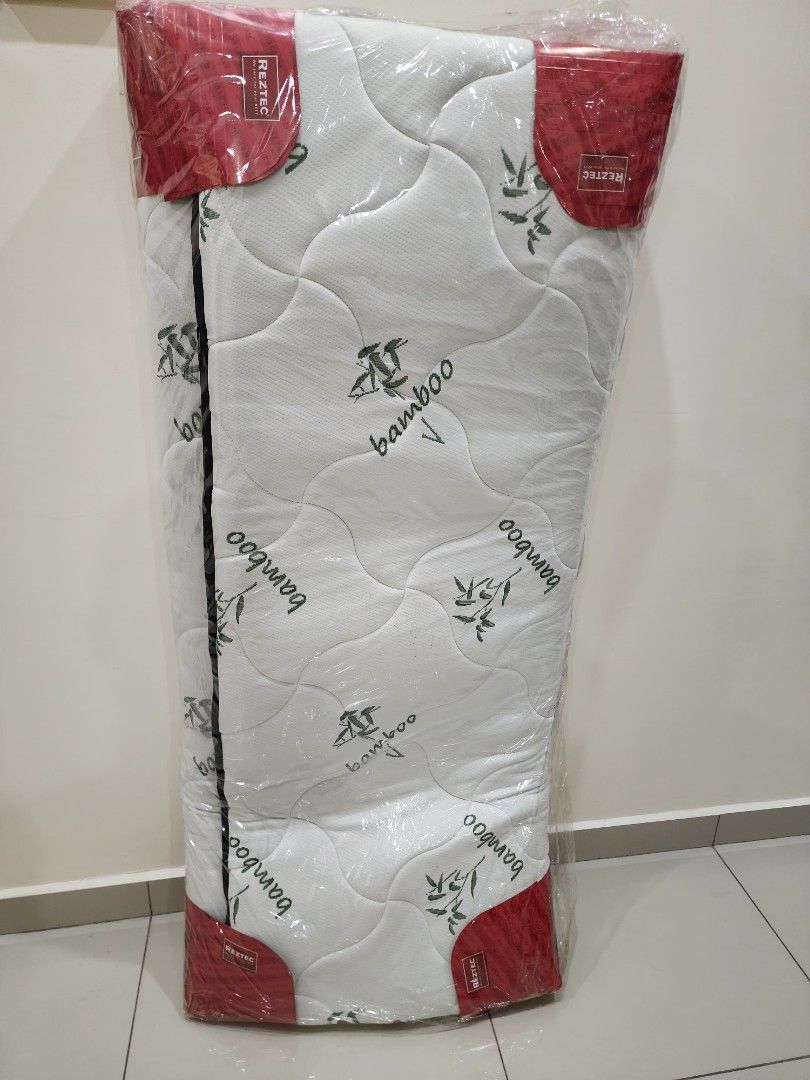 Reztec Evergreen Eco Latex Topper, Furniture & Home Living, Bedding ...