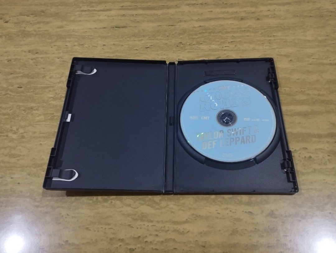 Taylor Swift & Def Leppard - CMT Crossroads USA DVD, Musik & Media, CD ...