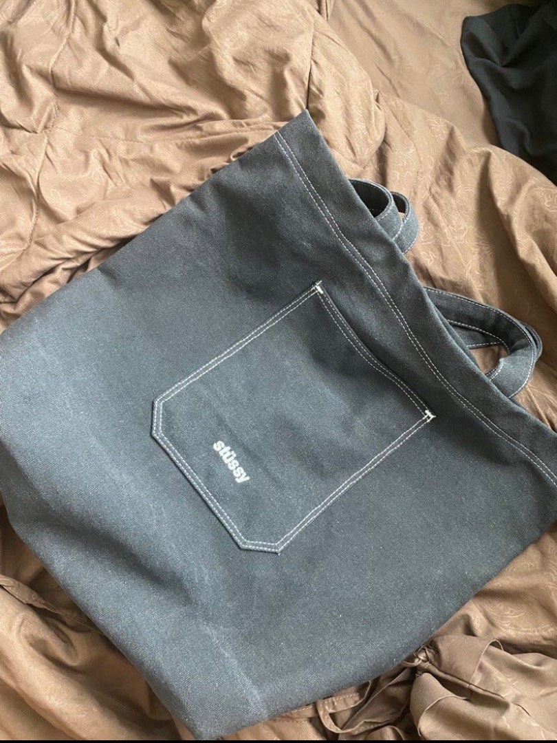 Totebag stussy original, Fesyen Pria, Tas & Dompet , Lainnya di Carousell