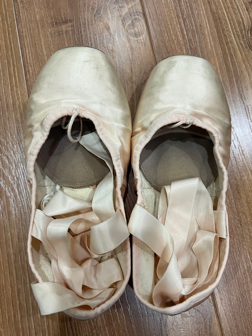 Ballet Pointe Shoe, Women's Fashion, Footwear, Shoe inserts on Carousell