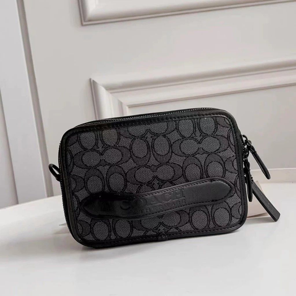 Coach Men Graham Jacquard Monogram, Barang Mewah, Tas & Dompet di Carousell
