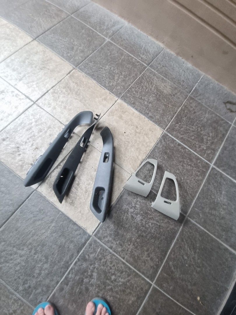 Doortrim dan list ac innova lama, Aksesoris Mobil di Carousell