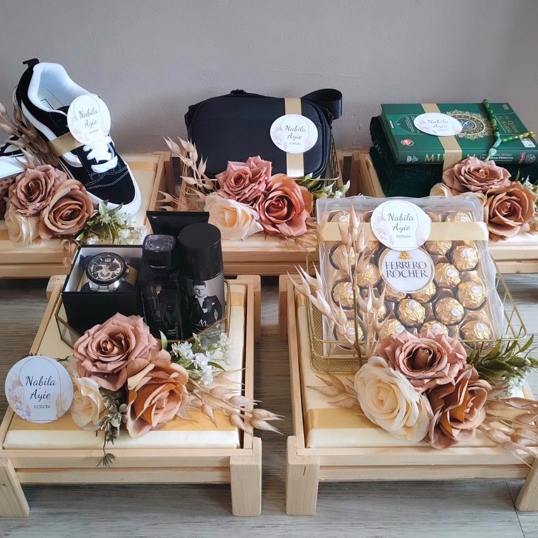 Dulang Gubahan Hantaran - Wooden Tray, Hobbies & Toys, Stationery ...