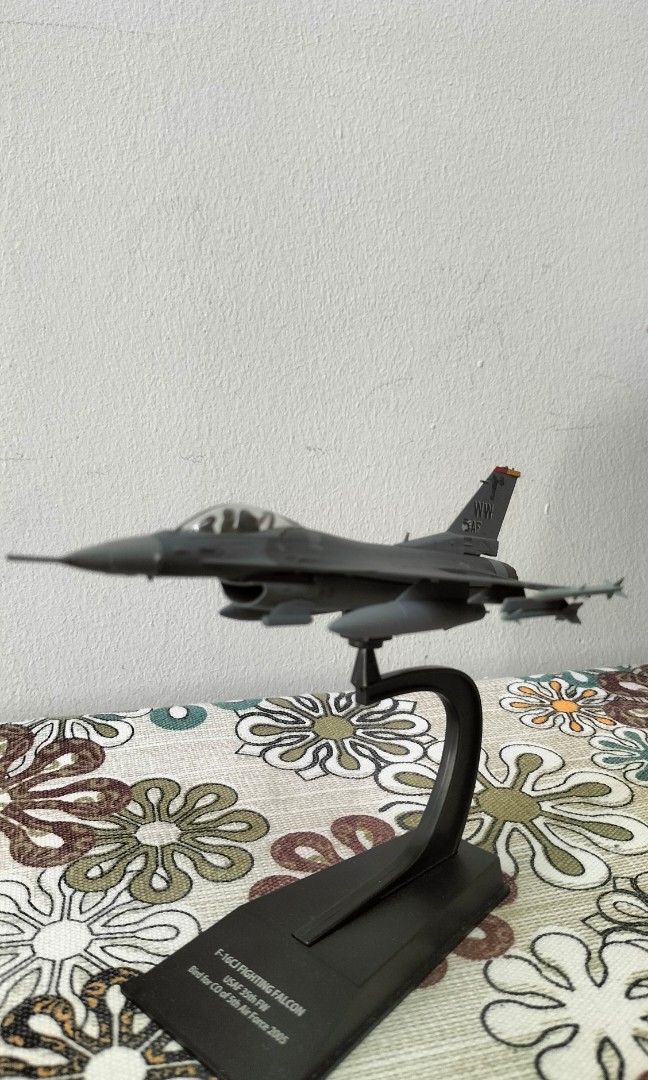 Hachette Air Fighter Collection Vol. 19 1/100 F-16CJ FIGHTING FALCON ...