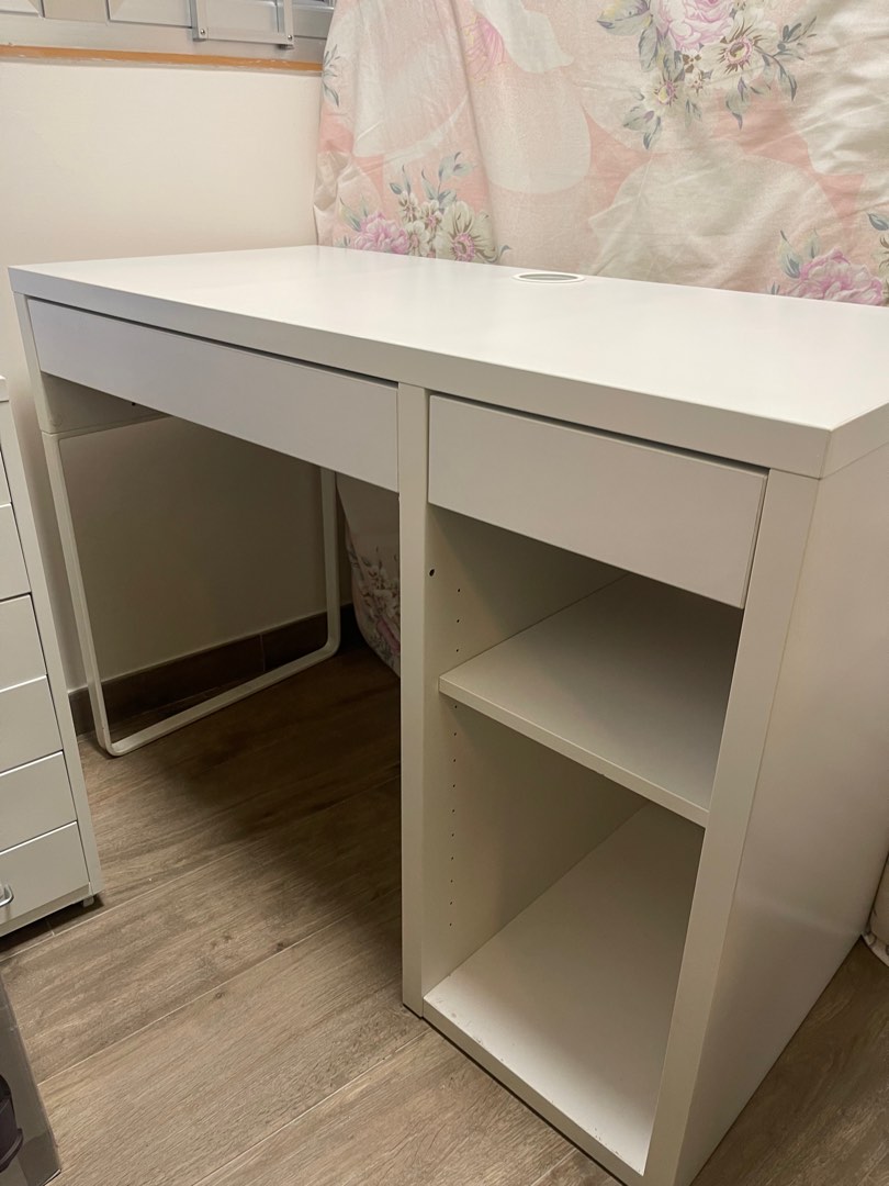 IKEA Micke desk (have 2 same desks), 家庭電器, 其他家庭電器 - Carousell