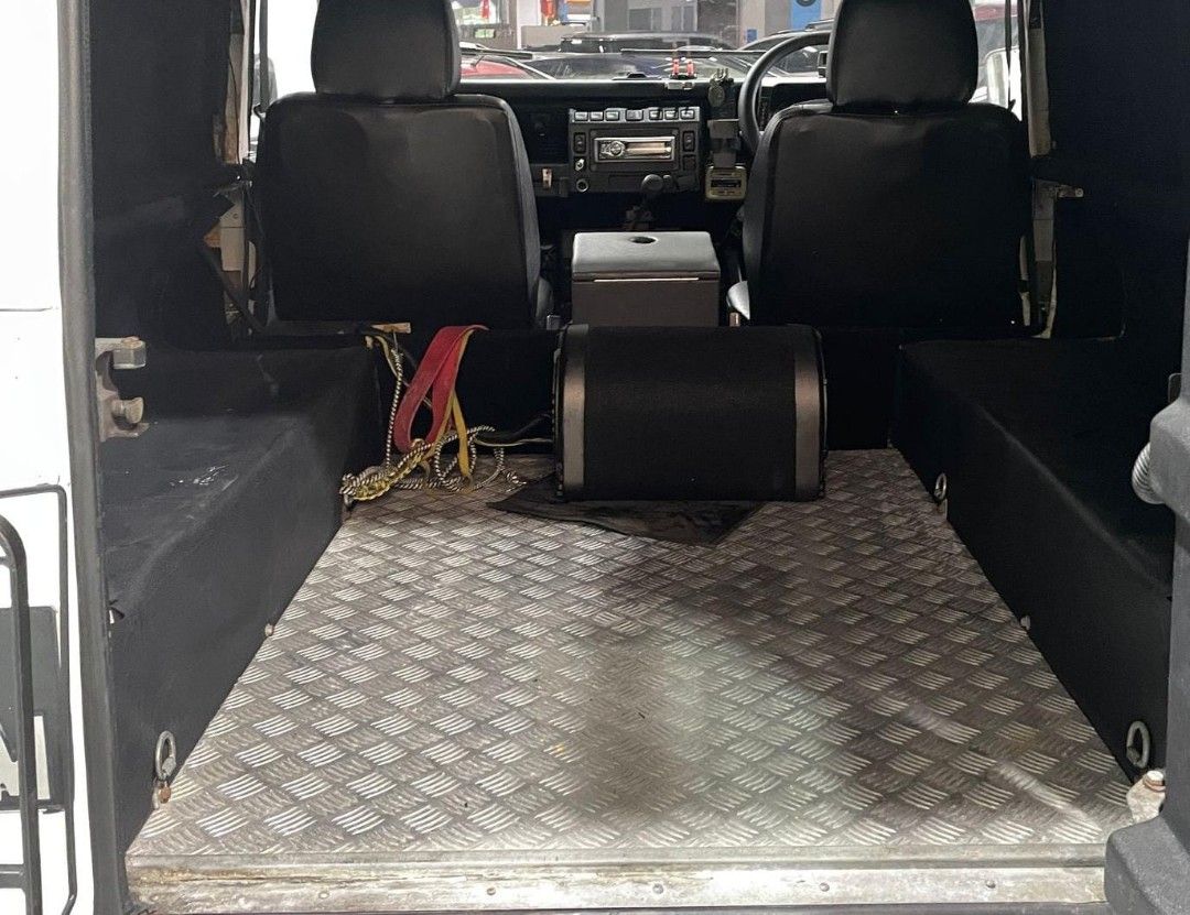 Land Rover Defender 90 2.5L turbo diesel Td5 engine 2004/2005, Cars ...