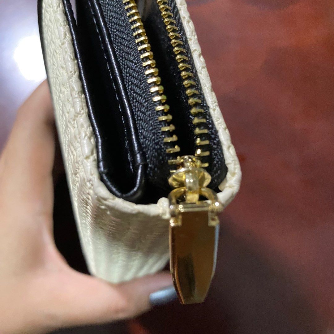 MINISO Wallet, Women's Fashion, Bags & Wallets, Wallets & Card holders ...