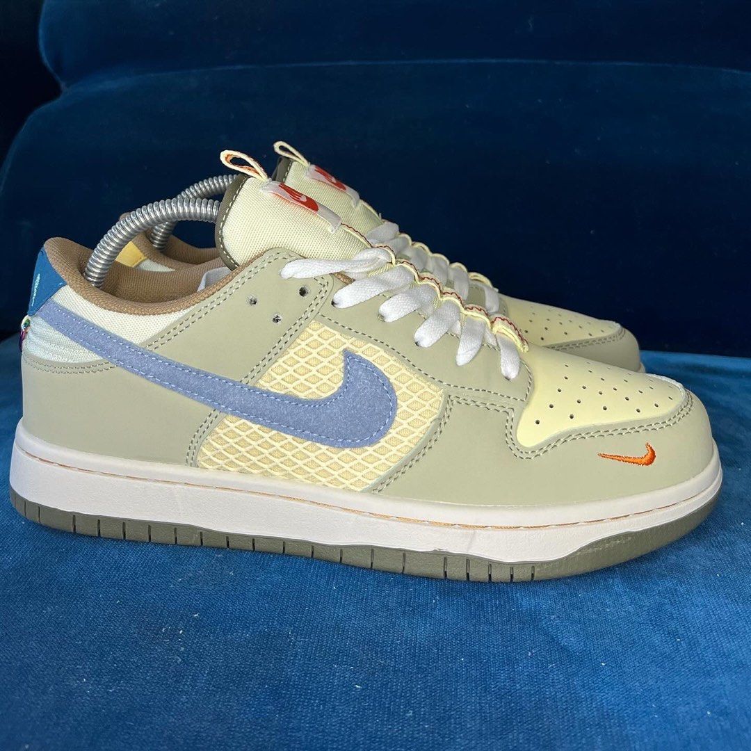 NIKE SB DUNK LOW CARTOON, Fesyen Pria, Sepatu , Sneakers di Carousell