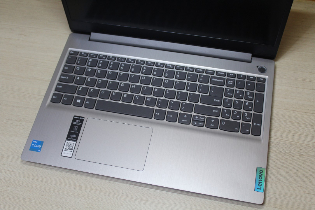 ssd 512gb Lenovo ideapad slim 3 15inch i3-1115G4 Ram 8gb window 11 ...