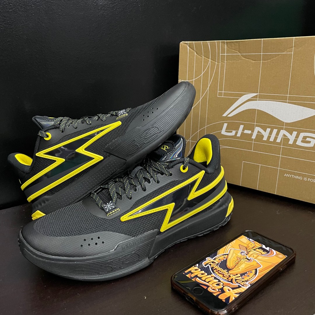 Wade son of flash 2, Men's Fashion, Footwear, Sneakers on Carousell
