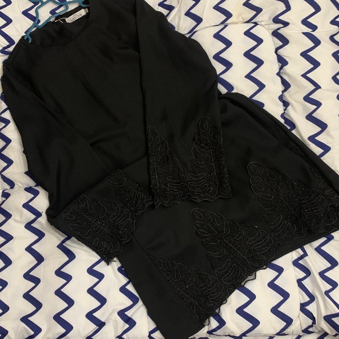 Baju kurung hitam, Women's Fashion, Muslimah Fashion, Baju Kurung ...
