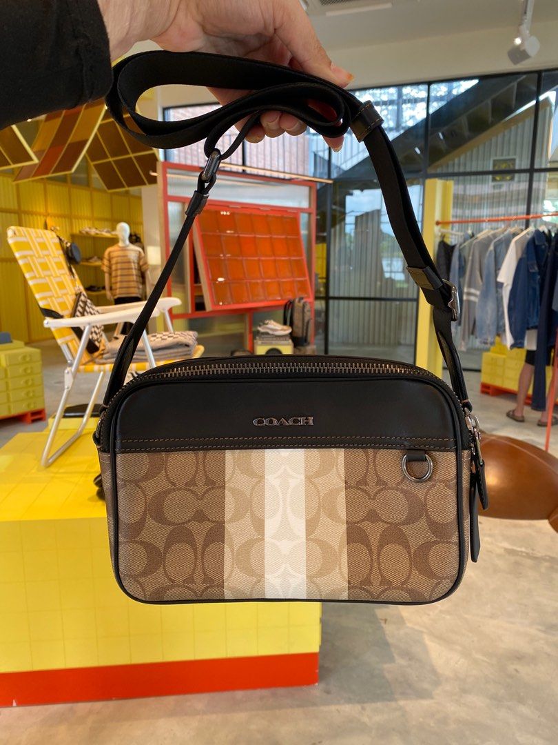 Coach Graham Crossbody, Luxury, Bags & Wallets on Carousell